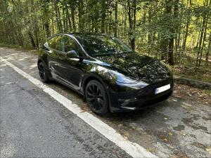 Melns Tesla Model Y 2024 Viļņa, ar dzinēja tilpumu 0.00 L un nobraukumu 49 tūkst. km par 39800 €, foto  vietnē AUTOMOTO.COM.LV