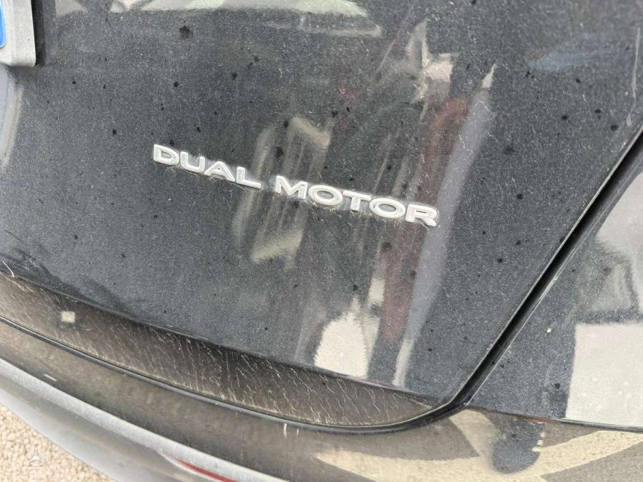 Black Tesla Model Y 2024 in Prienai, with an engine capacity of 0.00 L and mileage of 115 thousand km for 17900 €, photo 6 on AUTOMOTO.COM.LV