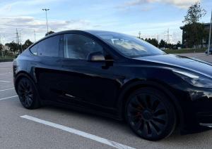 Melns Tesla Model Y 2024 Šauļi, ar dzinēja tilpumu 0.00 L un nobraukumu 43 tūkst. km par 33900 €, foto 7 vietnē AUTOMOTO.COM.LV