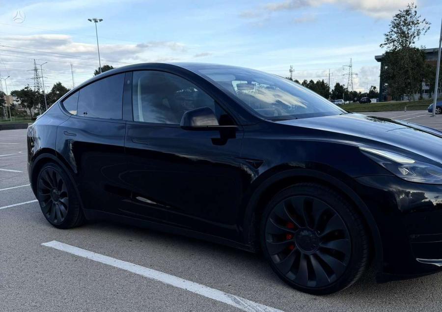 Melns Tesla Model Y 2024 Šauļi, ar dzinēja tilpumu 0.00 L un nobraukumu 43 tūkst. km par 33900 €, foto 7 vietnē AUTOMOTO.COM.LV