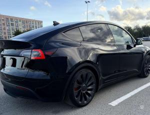 Melns Tesla Model Y 2024 Šauļi, ar dzinēja tilpumu 0.00 L un nobraukumu 43 tūkst. km par 33900 €, foto 8 vietnē AUTOMOTO.COM.LV