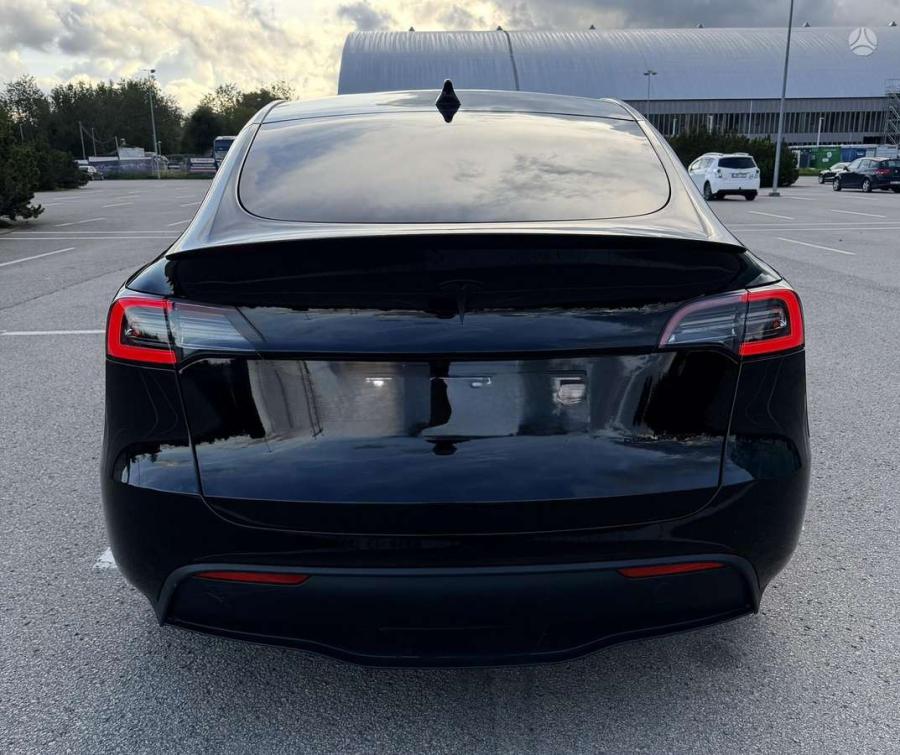 Melns Tesla Model Y 2024 Šauļi, ar dzinēja tilpumu 0.00 L un nobraukumu 43 tūkst. km par 33900 €, foto 9 vietnē AUTOMOTO.COM.LV