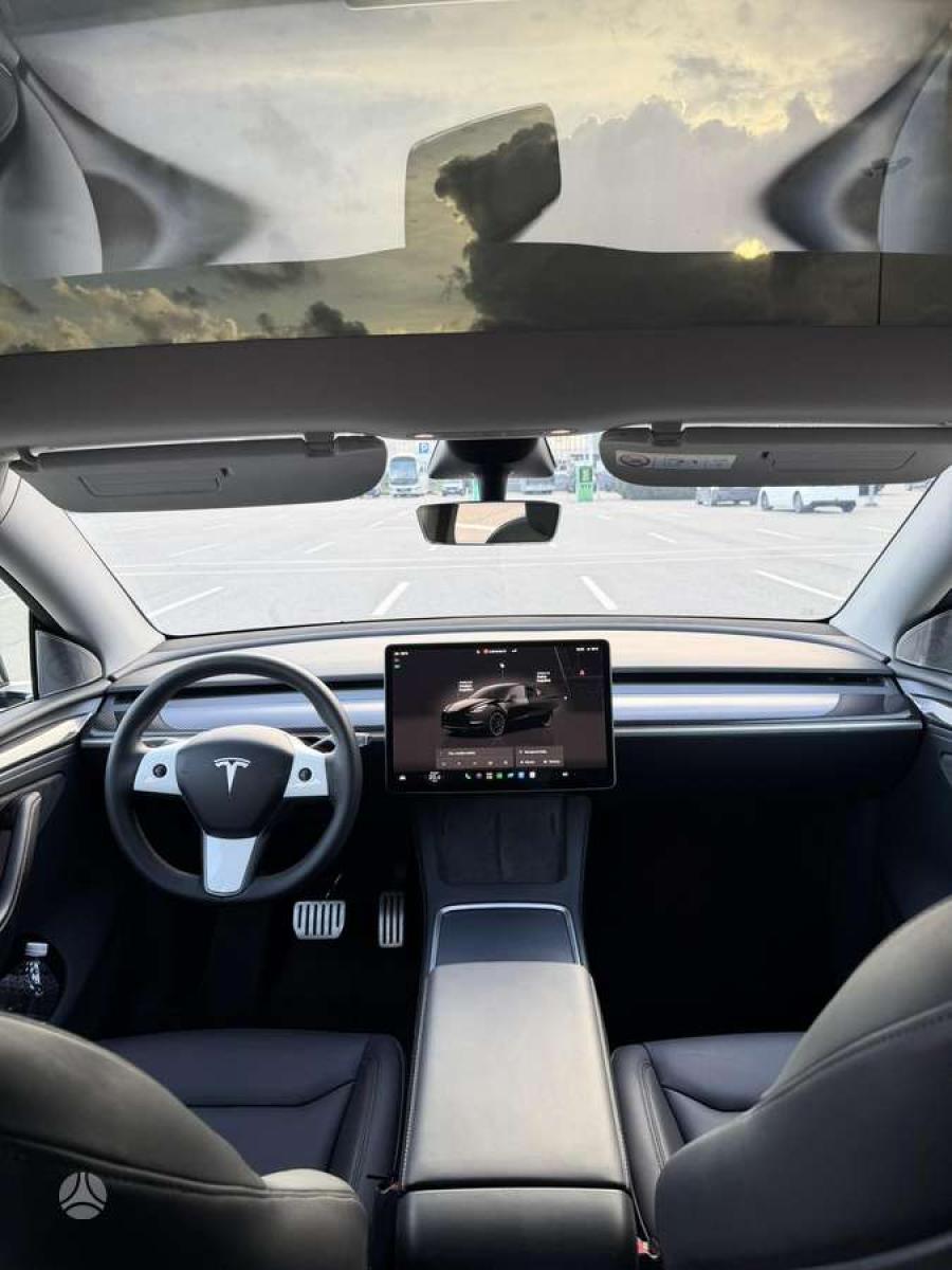 Melns Tesla Model Y 2024 Šauļi, ar dzinēja tilpumu 0.00 L un nobraukumu 43 tūkst. km par 33900 €, foto 15 vietnē AUTOMOTO.COM.LV