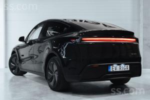 Melns Tesla Model Y 2025 Rīga, ar dzinēja tilpumu 0.00 L un nobraukumu 115 tūkst. km par 60490 €, foto 4 vietnē AUTOMOTO.COM.LV