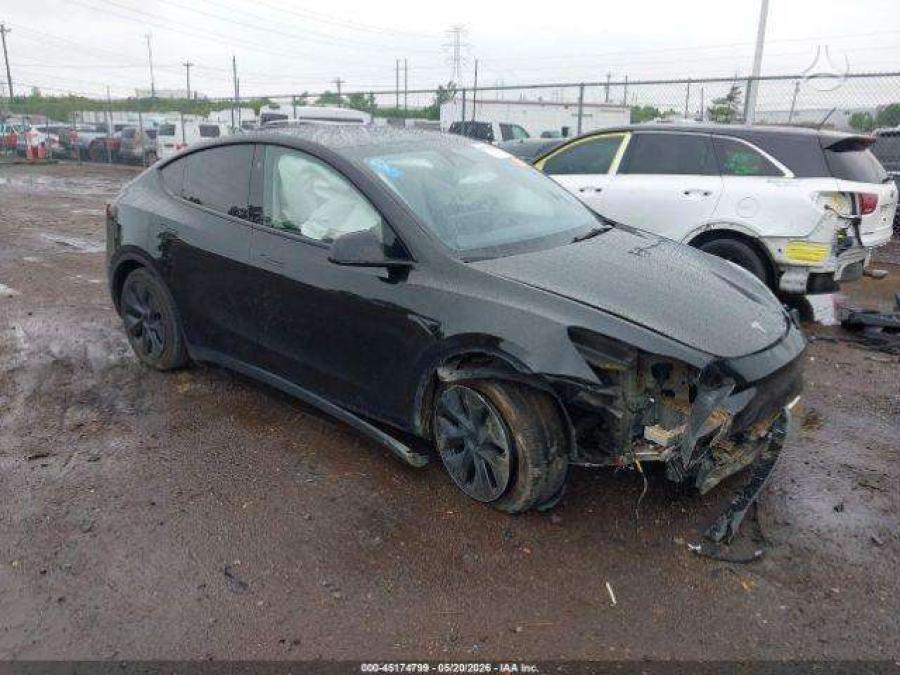 Melns Tesla Model Y 2025 Viļņa, ar dzinēja tilpumu 0.00 L un nobraukumu 108 tūkst. km par 17900 €, foto 4 vietnē AUTOMOTO.COM.LV