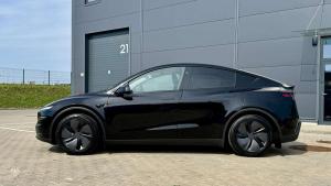 Melns Tesla Model Y 2025 Viļņa, ar dzinēja tilpumu 0.00 L un nobraukumu 22 tūkst. km par 47000 €, foto 7 vietnē AUTOMOTO.COM.LV