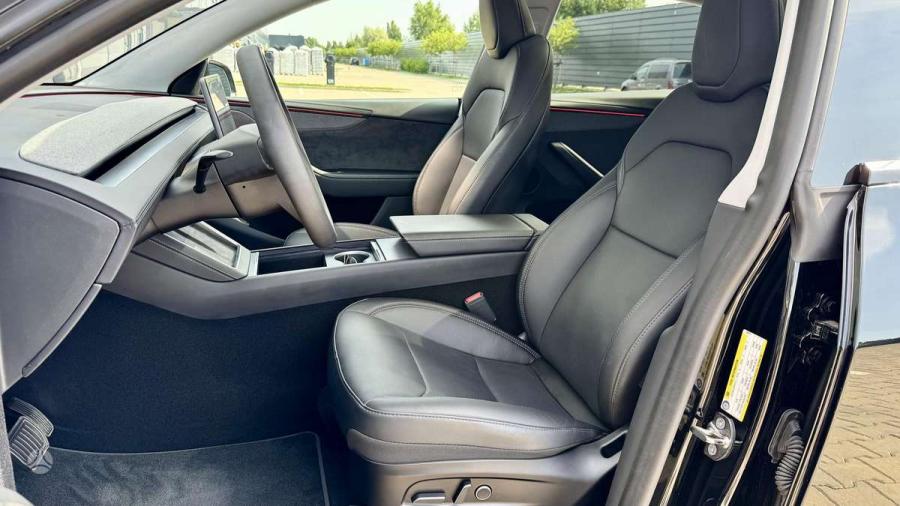 Melns Tesla Model Y 2025 Viļņa, ar dzinēja tilpumu 0.00 L un nobraukumu 22 tūkst. km par 47000 €, foto 15 vietnē AUTOMOTO.COM.LV