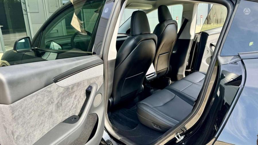 Melns Tesla Model Y 2025 Viļņa, ar dzinēja tilpumu 0.00 L un nobraukumu 22 tūkst. km par 47000 €, foto 18 vietnē AUTOMOTO.COM.LV