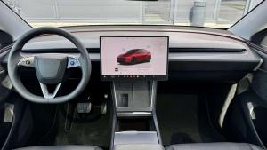 Melns Tesla Model Y 2025 Viļņa, ar dzinēja tilpumu 0.00 L un nobraukumu 22 tūkst. km par 47000 €, foto 25 vietnē AUTOMOTO.COM.LV