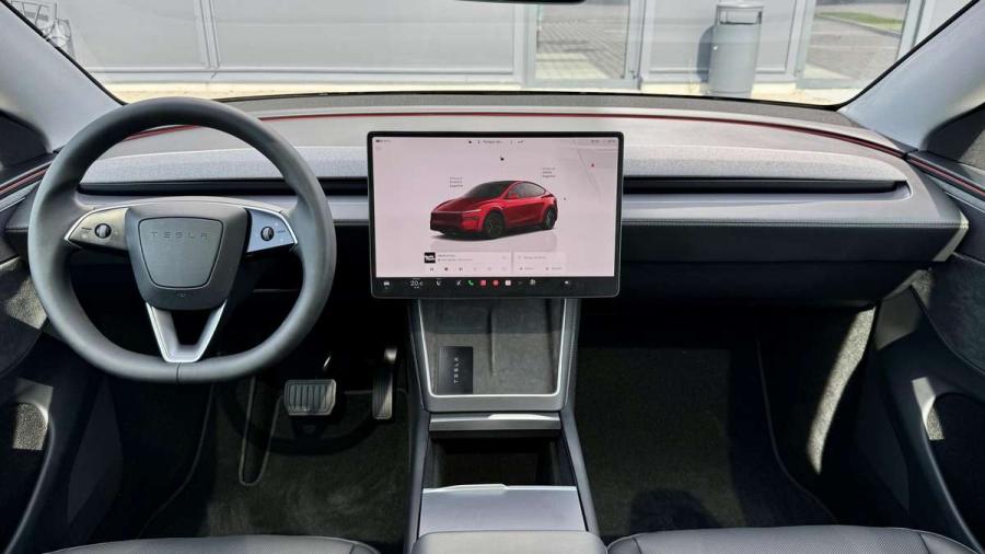 Melns Tesla Model Y 2025 Viļņa, ar dzinēja tilpumu 0.00 L un nobraukumu 22 tūkst. km par 47000 €, foto 25 vietnē AUTOMOTO.COM.LV