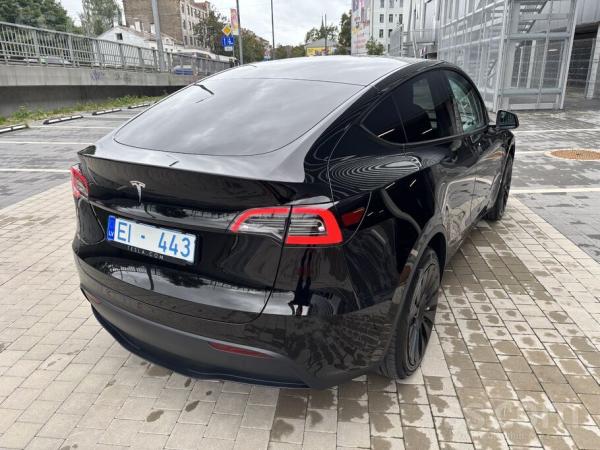 Tesla Model Y 2025 in Riga on AUTOMOTO.COM.LV Black Tesla Model Y 2025 in Riga, with an engine capacity of 0.00 L and mileage of 26 thousand km for 41900 €, photo 5 on AUTOMOTO.COM.LV