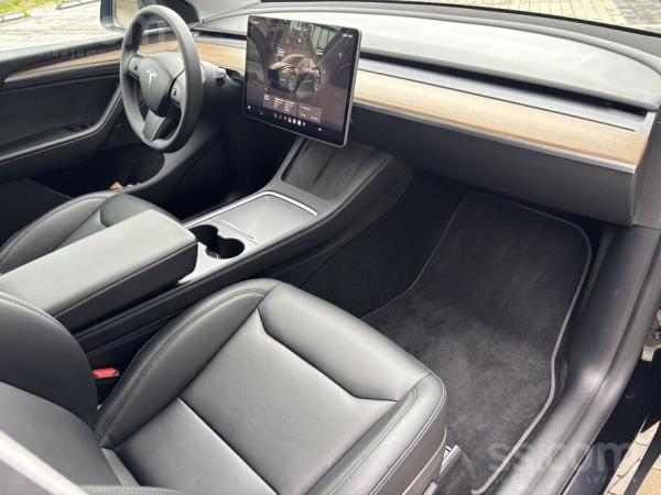 Tesla Model Y 2025 in Riga on AUTOMOTO.COM.LV Black Tesla Model Y 2025 in Riga, with an engine capacity of 0.00 L and mileage of 26 thousand km for 41900 €, photo 10 on AUTOMOTO.COM.LV
