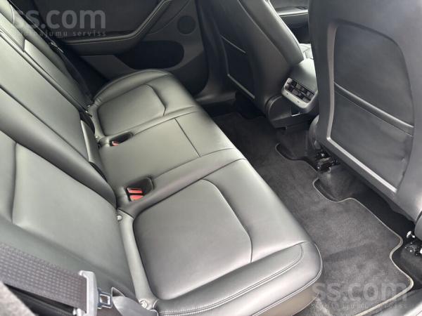 Tesla Model Y 2025 in Riga on AUTOMOTO.COM.LV Black Tesla Model Y 2025 in Riga, with an engine capacity of 0.00 L and mileage of 26 thousand km for 41900 €, photo 11 on AUTOMOTO.COM.LV
