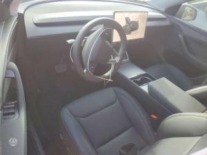 Black Tesla Model Y 2026 in Vilnius, with an engine capacity of 0.00 L and mileage of 2 thousand km for 29900 €, photo 9 on AUTOMOTO.COM.LV
