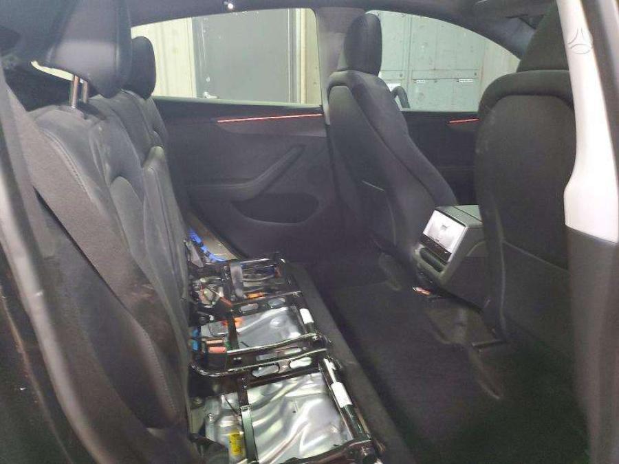 Black Tesla Model Y 2026 in Vilnius, with an engine capacity of 0.00 L and mileage of 2 thousand km for 29900 €, photo 12 on AUTOMOTO.COM.LV