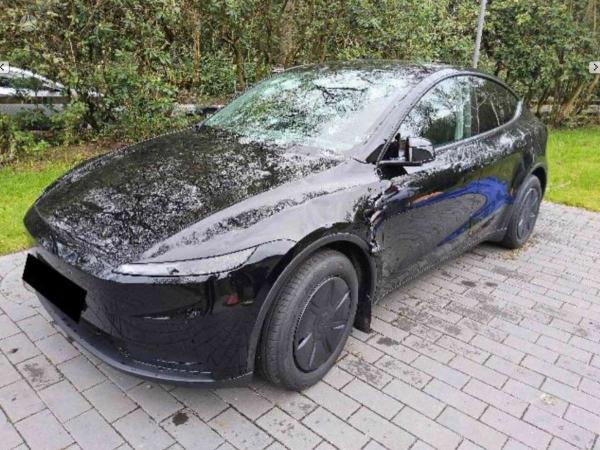 Melns Tesla Model Y 2026 Šauļi, ar dzinēja tilpumu 0.00 L un nobraukumu 10 tūkst. km par 29900 €, foto 1 vietnē AUTOMOTO.COM.LV