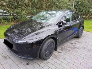 Melns Tesla Model Y 2026 Šauļi, ar dzinēja tilpumu 0.00 L un nobraukumu 10 tūkst. km par 29900 €, foto 1 vietnē AUTOMOTO.COM.LV