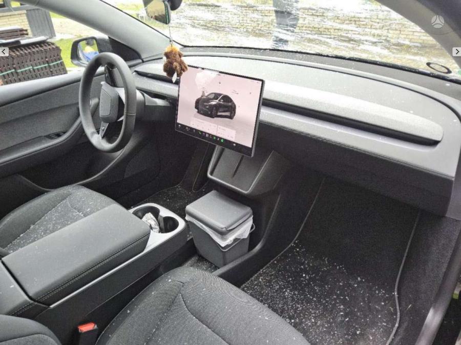 Melns Tesla Model Y 2026 Šauļi, ar dzinēja tilpumu 0.00 L un nobraukumu 10 tūkst. km par 29900 €, foto 4 vietnē AUTOMOTO.COM.LV
