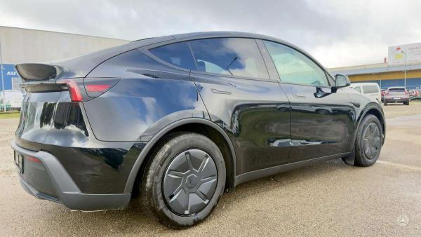 Melns Tesla Model Y 2026 Šauļi, ar dzinēja tilpumu 0.00 L un nobraukumu 10 tūkst. km par 28950 €, foto 5 vietnē AUTOMOTO.COM.LV