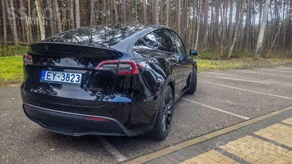 Melns Tesla Model Y 2021 Rīga, ar dzinēja tilpumu 0.00 L un nobraukumu 67 tūkst. km par 32000 €, foto 2 vietnē AUTOMOTO.COM.LV