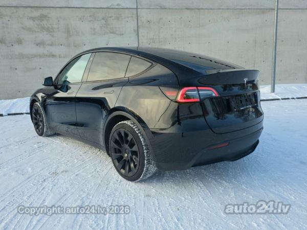 Melns Tesla Model Y 2021 Viljandi, ar dzinēja tilpumu 0.00 L un nobraukumu 87 tūkst. km par 32999 €, foto 3 vietnē AUTOMOTO.COM.LV