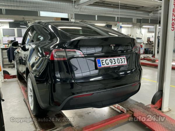 Melns Tesla Model Y 2021 Tartu, ar dzinēja tilpumu 0.00 L un nobraukumu 62 tūkst. km par 32999 €, foto 4 vietnē AUTOMOTO.COM.LV