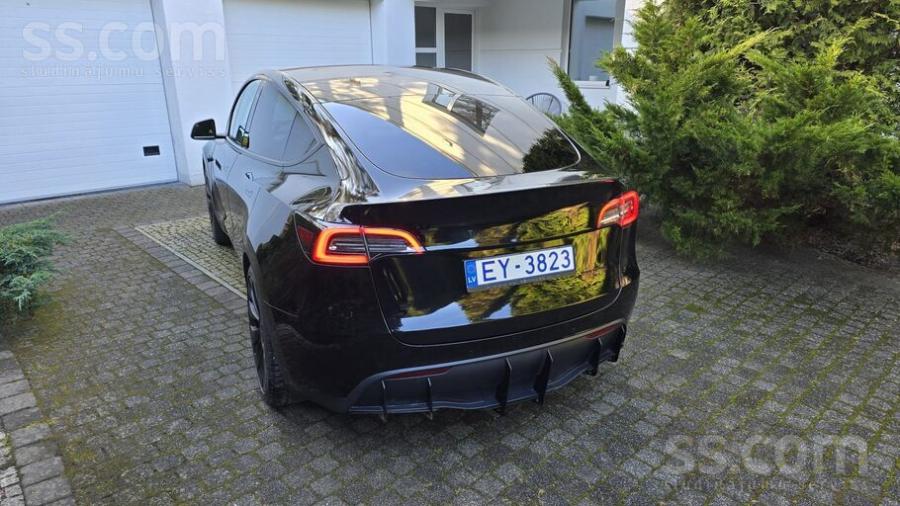 Melns Tesla Model Y 2021 Jūrmala, ar dzinēja tilpumu 0.00 L un nobraukumu 70 tūkst. km par 29500 €, foto 4 vietnē AUTOMOTO.COM.LV