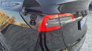 Melns Tesla Model Y 2021 Jūrmala, ar dzinēja tilpumu 0.00 L un nobraukumu 70 tūkst. km par 29500 €, foto 5 vietnē AUTOMOTO.COM.LV
