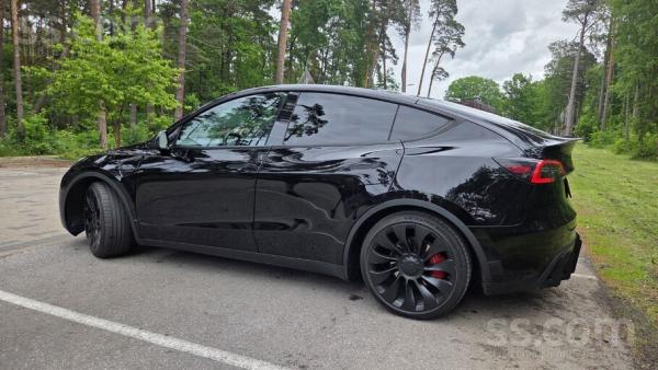 Melns Tesla Model Y 2021 Jūrmala, ar dzinēja tilpumu 0.00 L un nobraukumu 70 tūkst. km par 29500 €, foto 3 vietnē AUTOMOTO.COM.LV