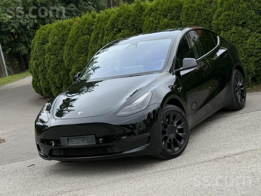 Melns Tesla Model Y 2021 Jūrmala, ar dzinēja tilpumu 0.00 L un nobraukumu 0 tūkst. km par 29950 €, foto 1 vietnē AUTOMOTO.COM.LV