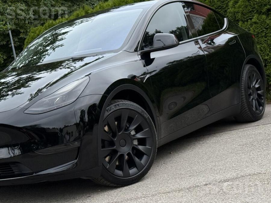 Melns Tesla Model Y 2021 Jūrmala, ar dzinēja tilpumu 0.00 L un nobraukumu 0 tūkst. km par 29950 €, foto 4 vietnē AUTOMOTO.COM.LV