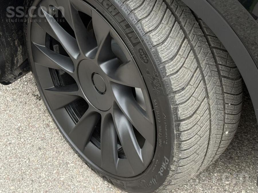 Melns Tesla Model Y 2021 Jūrmala, ar dzinēja tilpumu 0.00 L un nobraukumu 0 tūkst. km par 29950 €, foto 6 vietnē AUTOMOTO.COM.LV
