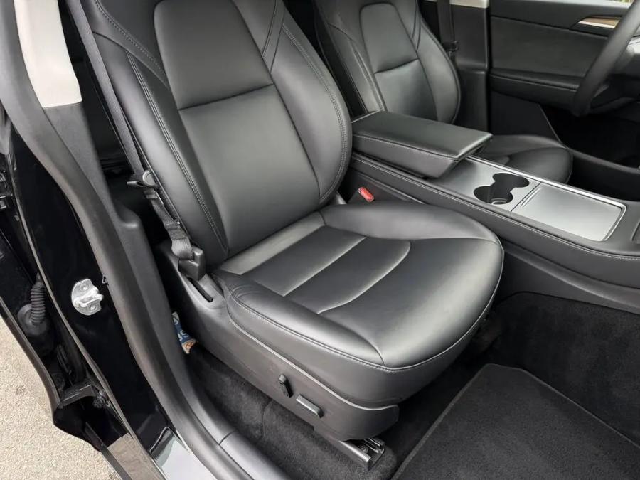 Melns Tesla Model Y 2021 Jūrmala, ar dzinēja tilpumu 0.00 L un nobraukumu 87 tūkst. km par 29950 €, foto 20 vietnē AUTOMOTO.COM.LV