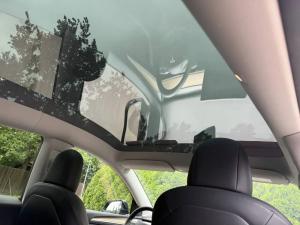 Melns Tesla Model Y 2021 Jūrmala, ar dzinēja tilpumu 0.00 L un nobraukumu 87 tūkst. km par 29950 €, foto 23 vietnē AUTOMOTO.COM.LV