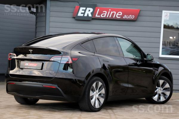 Tesla Model Y 2021 Tukums vietnē Melns Tesla Model Y 2021 Tukums, ar dzinēja tilpumu 0.00 L un nobraukumu 102 tūkst. km par 30000 €, foto 4 vietnē AUTOMOTO.COM.LV