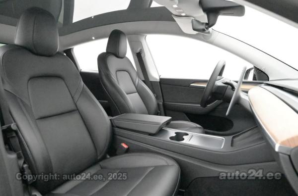 Melns Tesla Model Y 2022 Tallina, ar dzinēja tilpumu 0.00 L un nobraukumu 54 tūkst. km par 37000 €, foto 11 vietnē AUTOMOTO.COM.LV