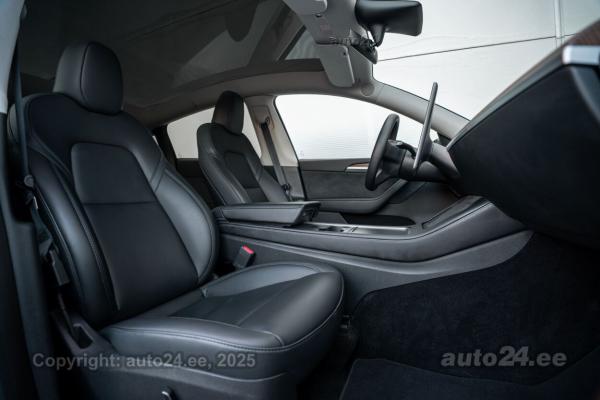 Black Tesla Model Y 2022 in Tartu, with an engine capacity of 0.00 L and mileage of 33 thousand km for 38900 €, photo 11 on AUTOMOTO.COM.LV