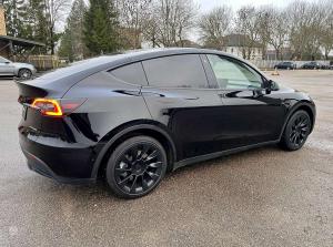 Melns Tesla Model Y 2022 Šauļi, ar dzinēja tilpumu 0.00 L un nobraukumu 58 tūkst. km par 29900 €, foto 6 vietnē AUTOMOTO.COM.LV