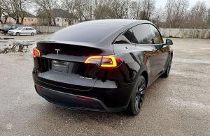 Melns Tesla Model Y 2022 Šauļi, ar dzinēja tilpumu 0.00 L un nobraukumu 58 tūkst. km par 29900 €, foto 7 vietnē AUTOMOTO.COM.LV