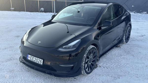 Black Tesla Model Y 2022 in Jonava, with an engine capacity of 0.00 L and mileage of 44 thousand km for 38500 €, photo 9 on AUTOMOTO.COM.LV