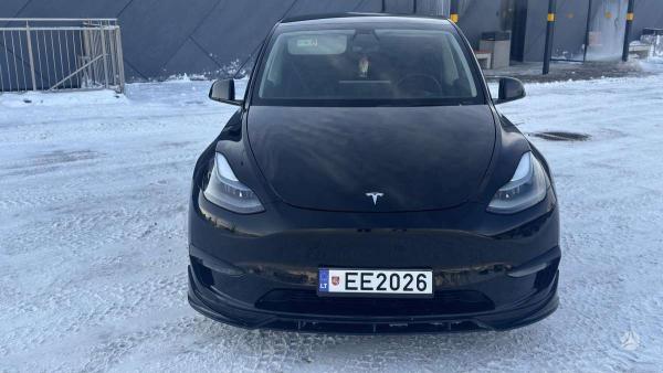 Black Tesla Model Y 2022 in Jonava, with an engine capacity of 0.00 L and mileage of 44 thousand km for 38500 €, photo 10 on AUTOMOTO.COM.LV
