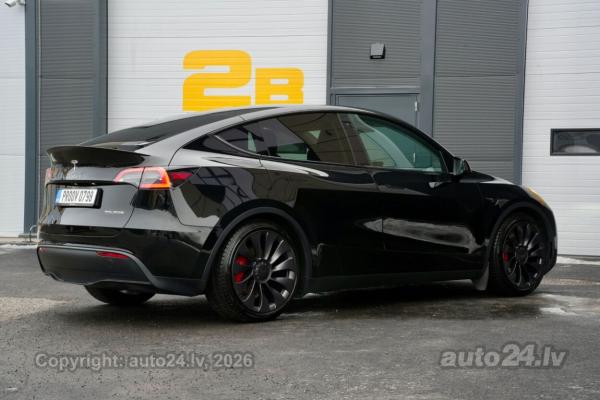 Black Tesla Model Y 2022 in Tallinn, with an engine capacity of 0.00 L and mileage of 78 thousand km for 36990 €, photo 8 on AUTOMOTO.COM.LV