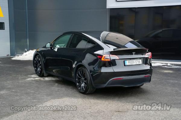 Black Tesla Model Y 2022 in Tallinn, with an engine capacity of 0.00 L and mileage of 78 thousand km for 36990 €, photo 9 on AUTOMOTO.COM.LV