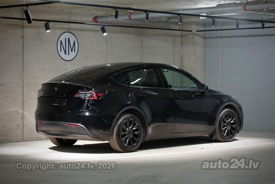 Melns Tesla Model Y 2022 Tallina, ar dzinēja tilpumu 0.00 L un nobraukumu 85 tūkst. km par 33990 €, foto 2 vietnē AUTOMOTO.COM.LV