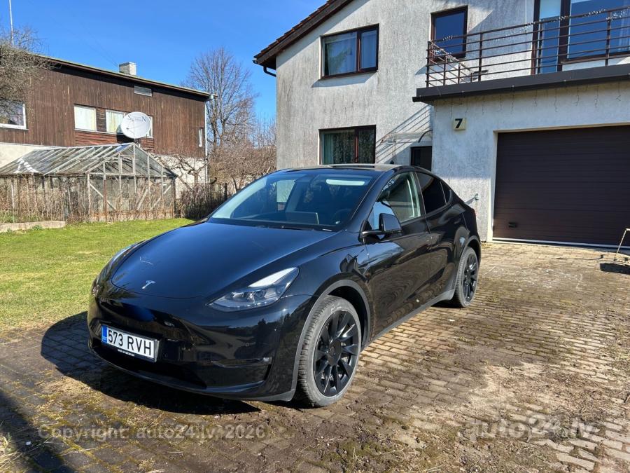 Melns Tesla Model Y 2022 Saue, ar dzinēja tilpumu 0.00 L un nobraukumu 75 tūkst. km par 36900 €, foto 1 vietnē AUTOMOTO.COM.LV