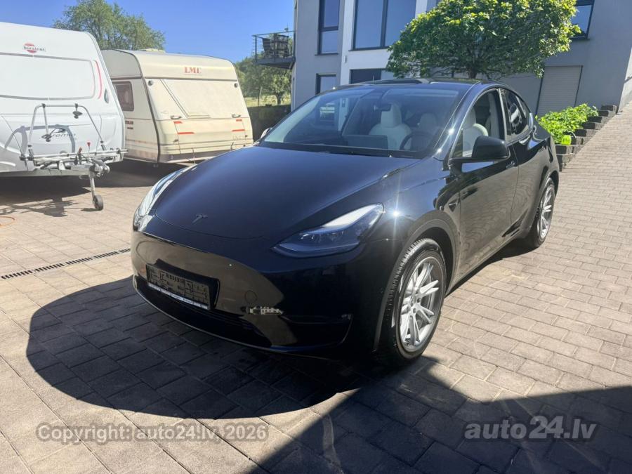 Black Tesla Model Y 2022 in Tallinn, with an engine capacity of 0.00 L and mileage of 93 thousand km for 34990 €, photo 1 on AUTOMOTO.COM.LV