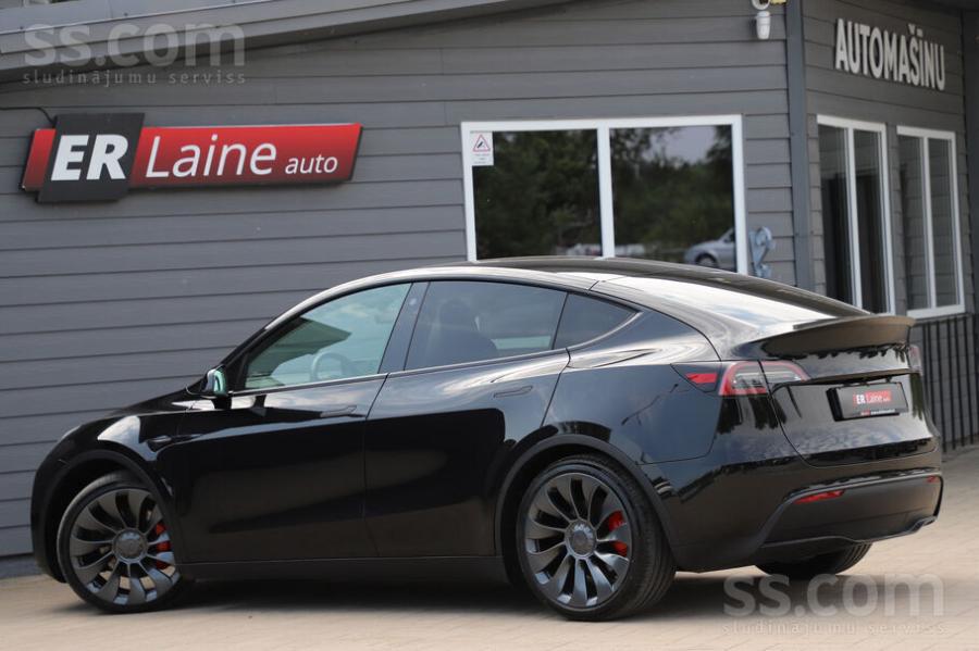 Melns Tesla Model Y 2022 Tukums, ar dzinēja tilpumu 0.00 L un nobraukumu 136 tūkst. km par 33000 €, foto 7 vietnē AUTOMOTO.COM.LV