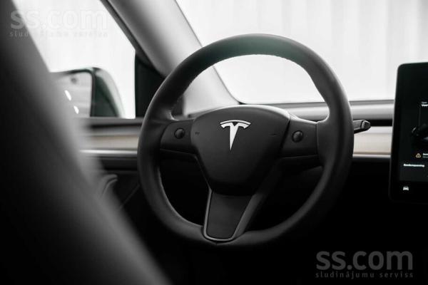Melns Tesla Model Y 2022 Tukums, ar dzinēja tilpumu 0.00 L un nobraukumu 84 tūkst. km par 37990 €, foto 10 vietnē AUTOMOTO.COM.LV
