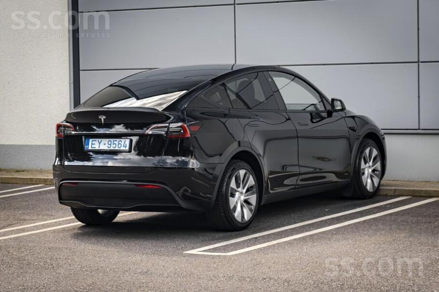 Melns Tesla Model Y 2022 Rīga, ar dzinēja tilpumu 0.00 L un nobraukumu 39 tūkst. km par 34990 €, foto 5 vietnē AUTOMOTO.COM.LV
