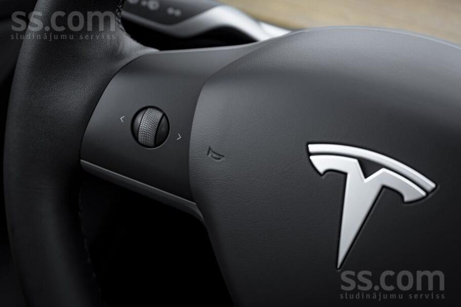 Melns Tesla Model Y 2022 Rīga, ar dzinēja tilpumu 0.00 L un nobraukumu 39 tūkst. km par 34990 €, foto 20 vietnē AUTOMOTO.COM.LV